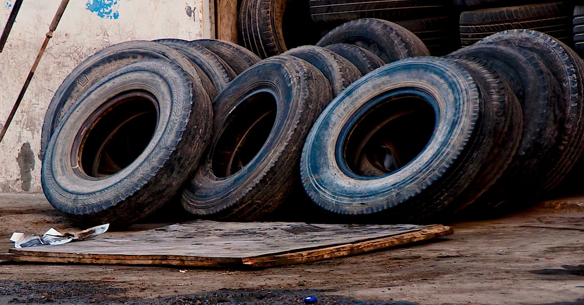 She Turns An Old Tire Into The Perfect DIY Addition To Her Bathroom ...