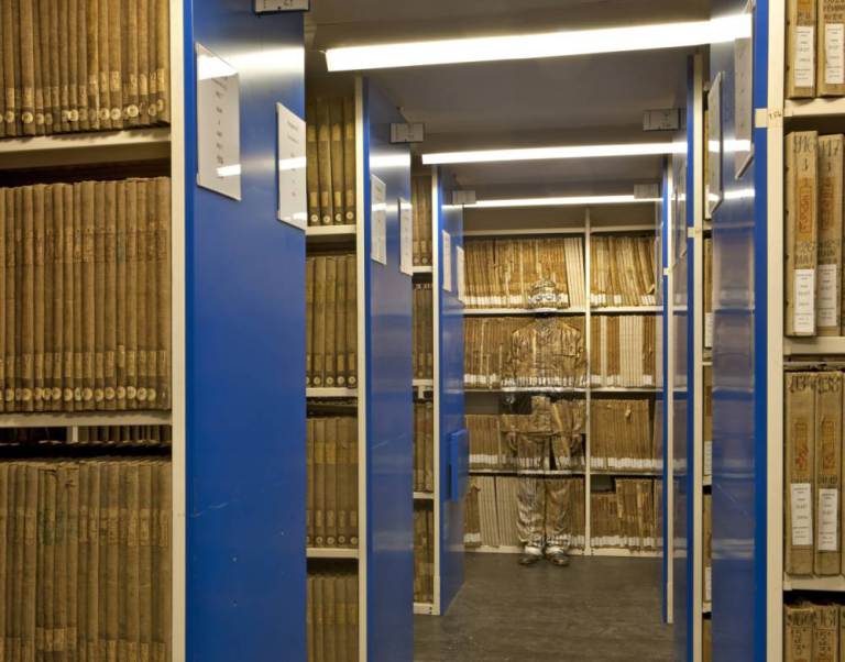 Just Try To Find The Man Hidden In These 21 Extraordinary Photos!