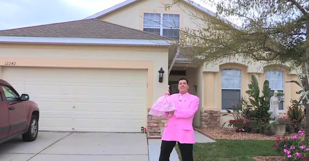 Barbie-Obsessed Man Turns The Inside Of His Suburban House Into A Pink ...