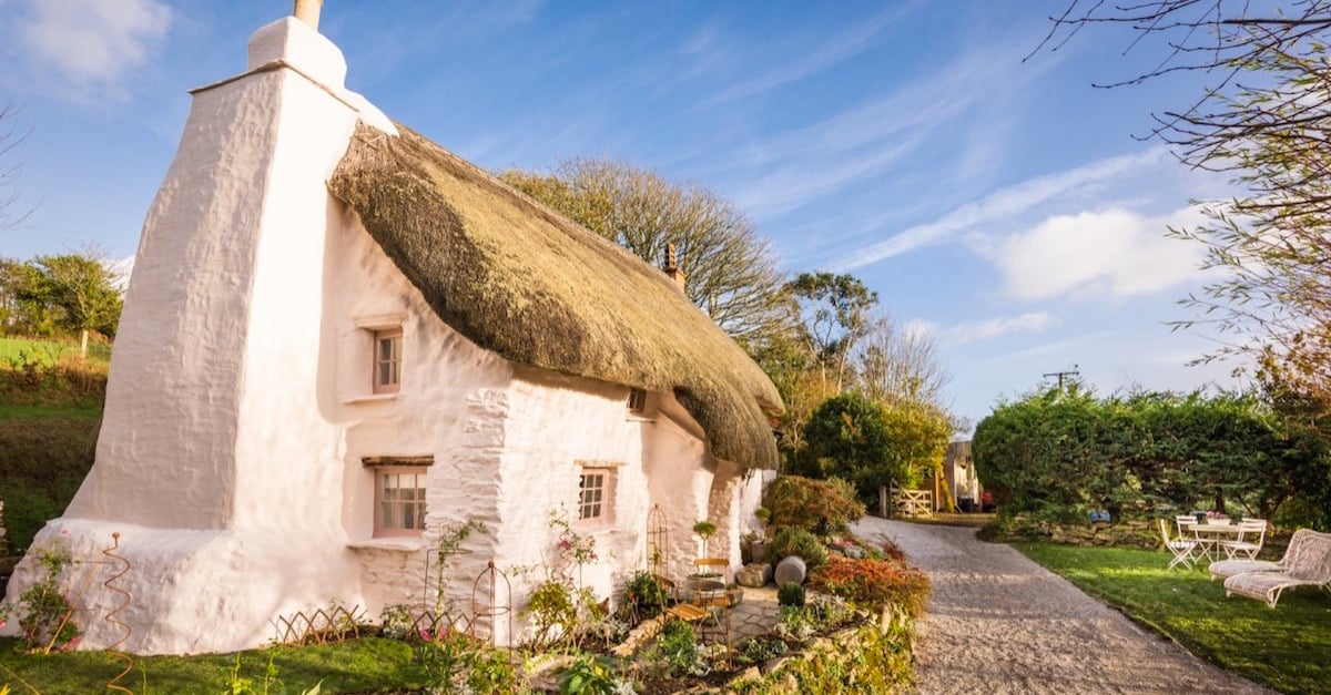 Fairytale Cottage From The 1700s Boasts A Picture-Perfect Interior
