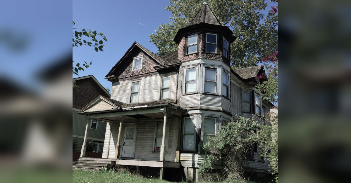Think Your House Is Haunted? Paranormal Experts Say These 11 Tips Hold ...