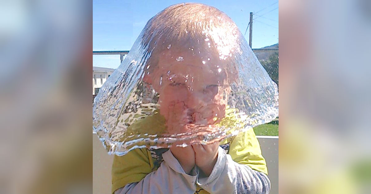 12 Perfectly Timed Photos That Are Too Funny