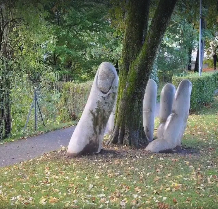 They're Just Sculptures, But These Unbelievable Creations Seem To Defy ...