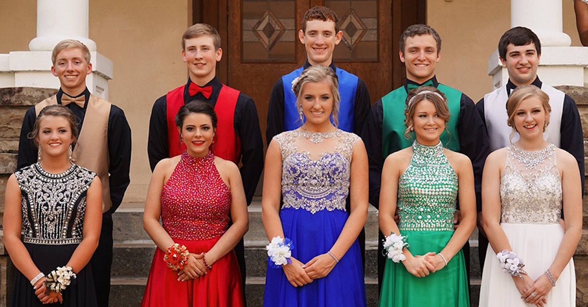 10 Teens Line Up For A Prom Photo. But Keep An Eye On The Boys' Vests...