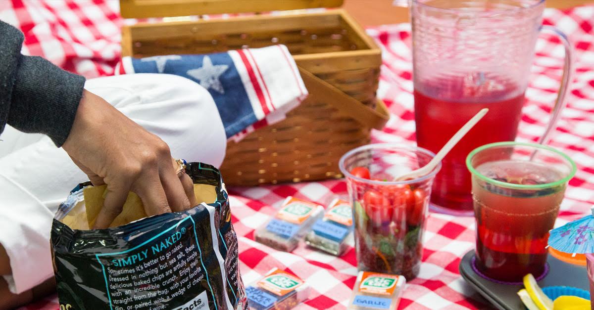 9 Picnic Hacks Everyone Needs To Try This Summer