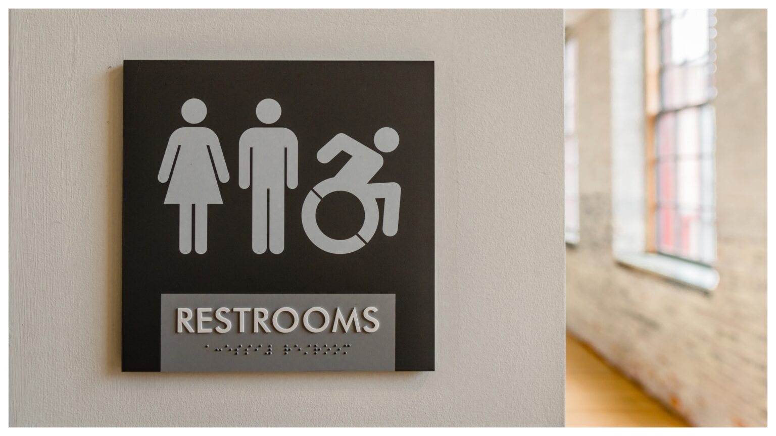 There's A Scientific Explanation For Why You Have To Poop While Shopping