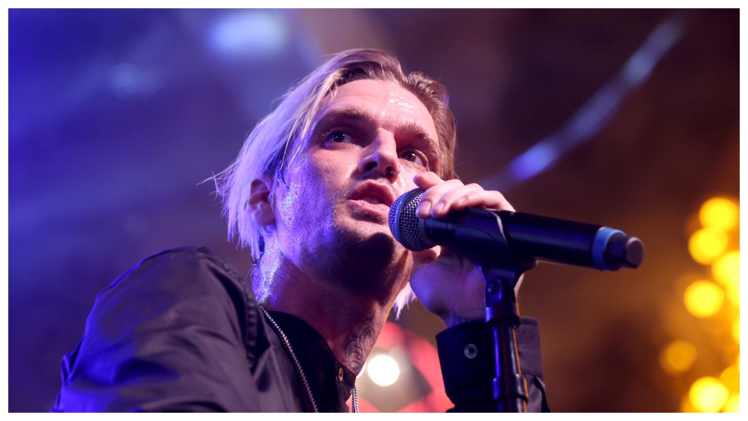 Grieving Nick Carter Sobs During Tribute Song For His Brother Aaron Carter