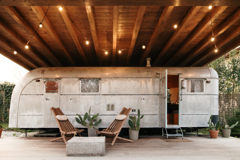 Woman Beautifully Transforms Old Trailer Into Her Dream Home With Her ...