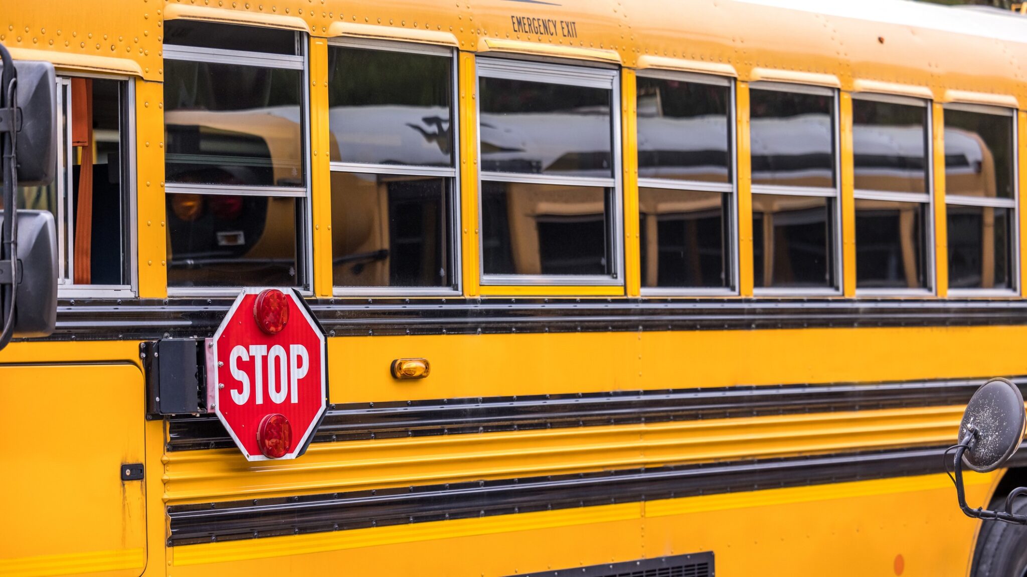 Dolly Parton Tells The Story Of The Little Red-Haired Girl Who Inspired ...