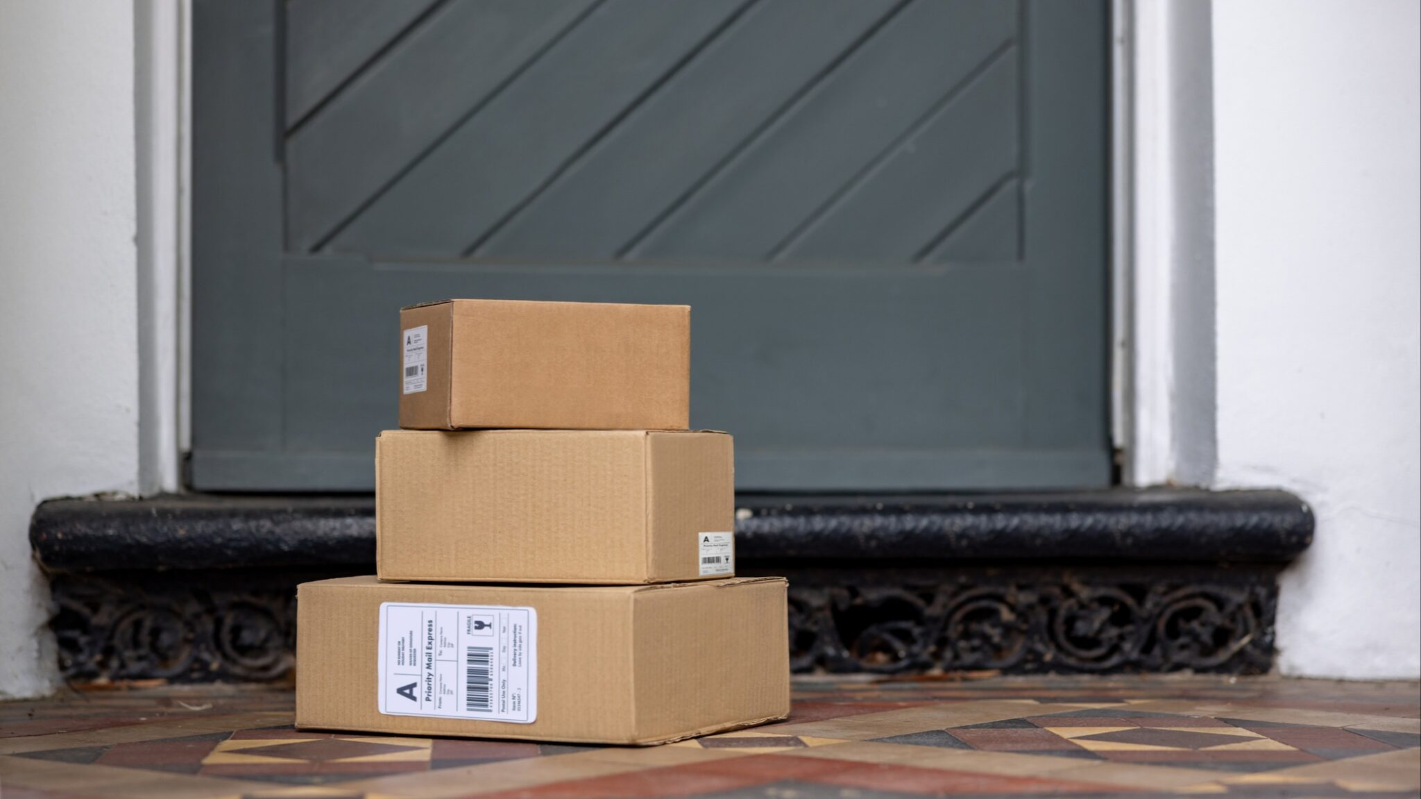 New York Man Uses Fake Packages On His Porch To Catch Thieves