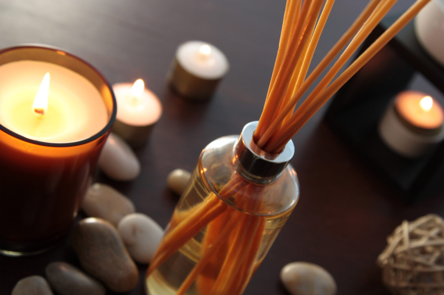 7 Cozy Scents And Diffusers For Winter
