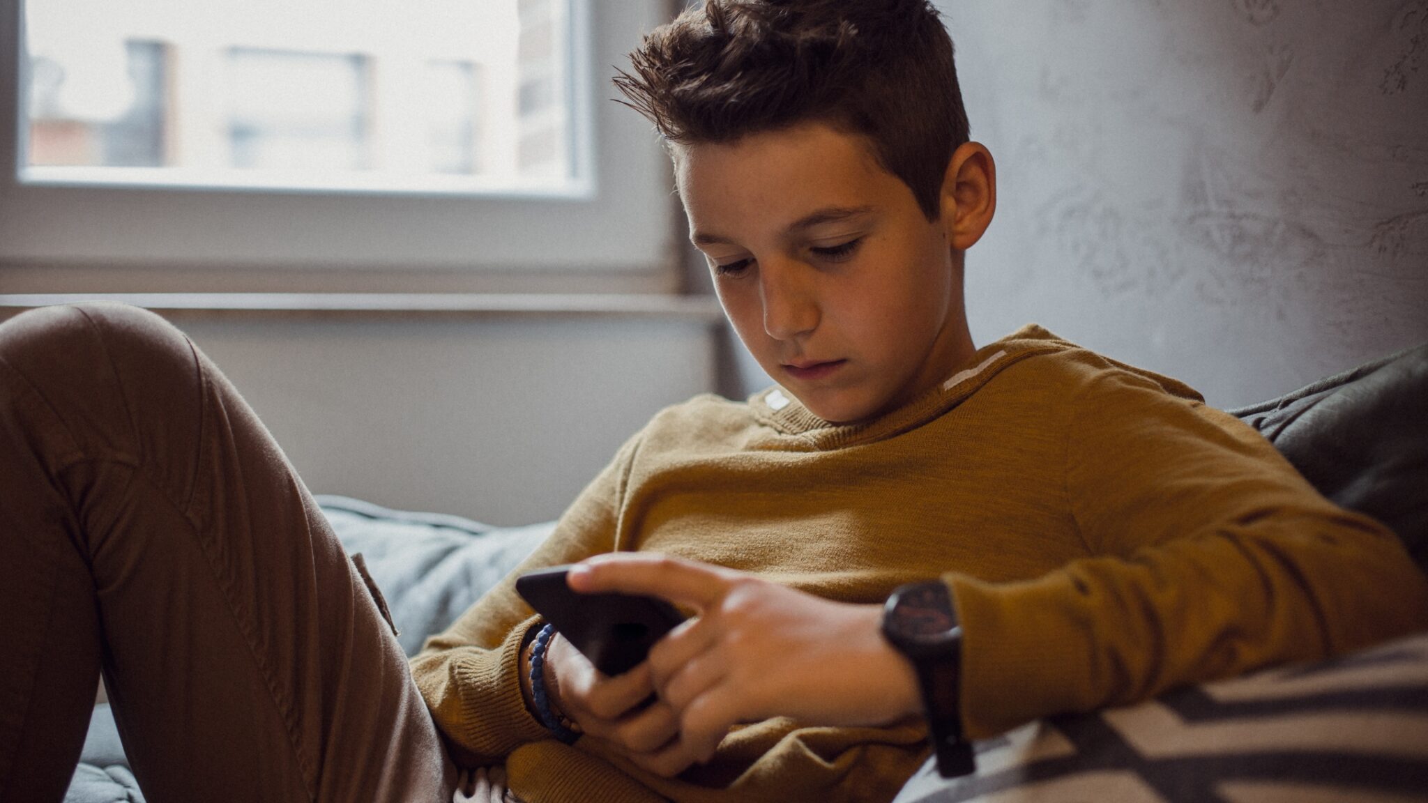 Tween Phone Safety: My Kid Finally Has A Phone And It's Scary